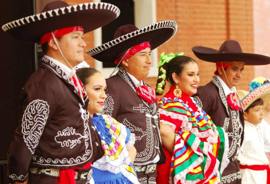 Meet Hilda Lucia Estrella de Lev - CanvasRebel Magazine