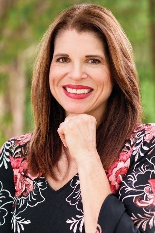 Meet Corrine Lewis – CanvasRebel Magazine