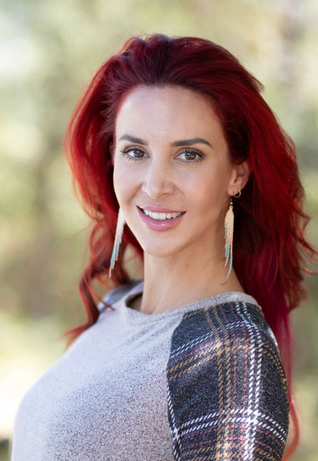 Meet Elley Ringo - CanvasRebel Magazine