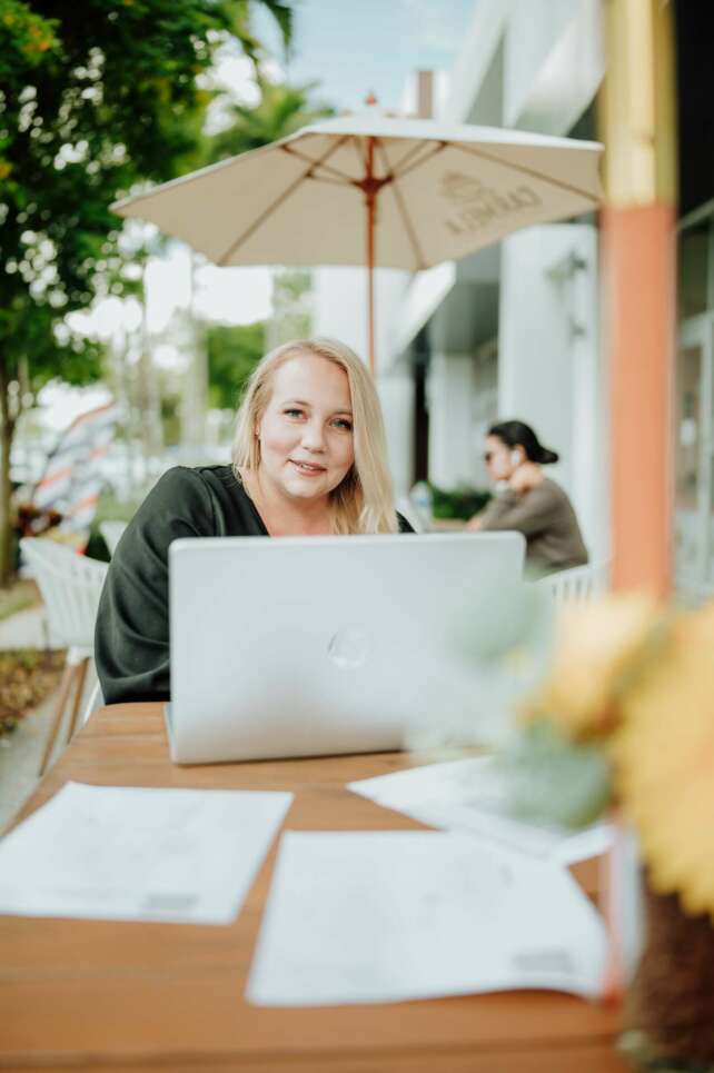 Meet Shauna Dolan – CanvasRebel Magazine