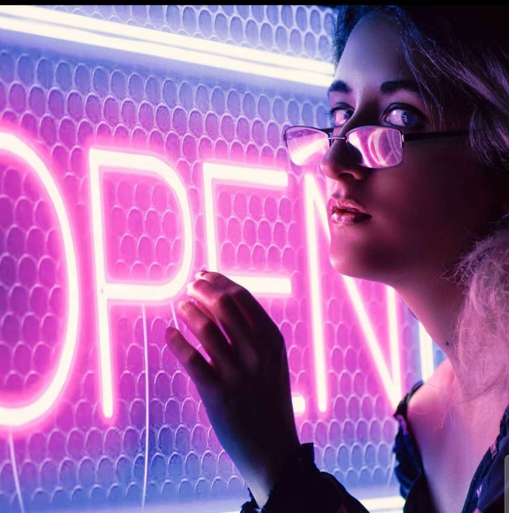 Meet Sofia Bilbao – CanvasRebel Magazine