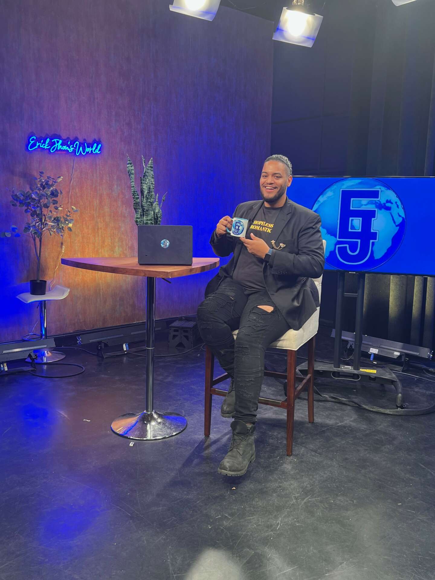 Meet Erick Jhon - CanvasRebel Magazine