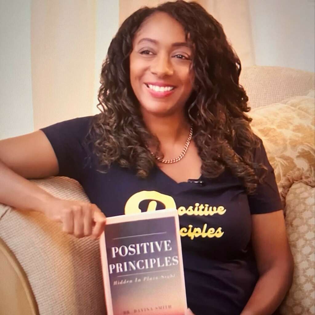 Meet Davina Smith – CanvasRebel Magazine