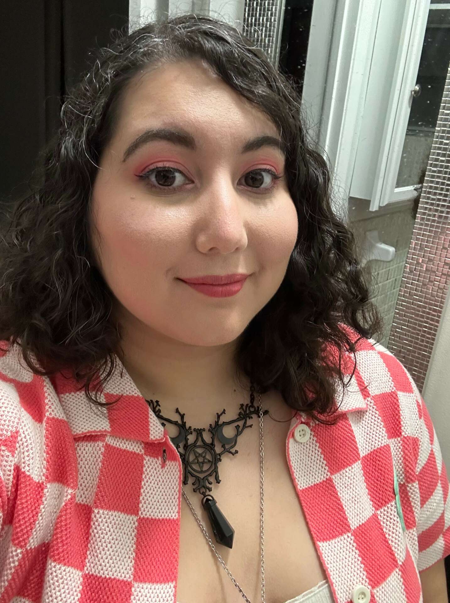 Meet Rosa Ragoonan – CanvasRebel Magazine