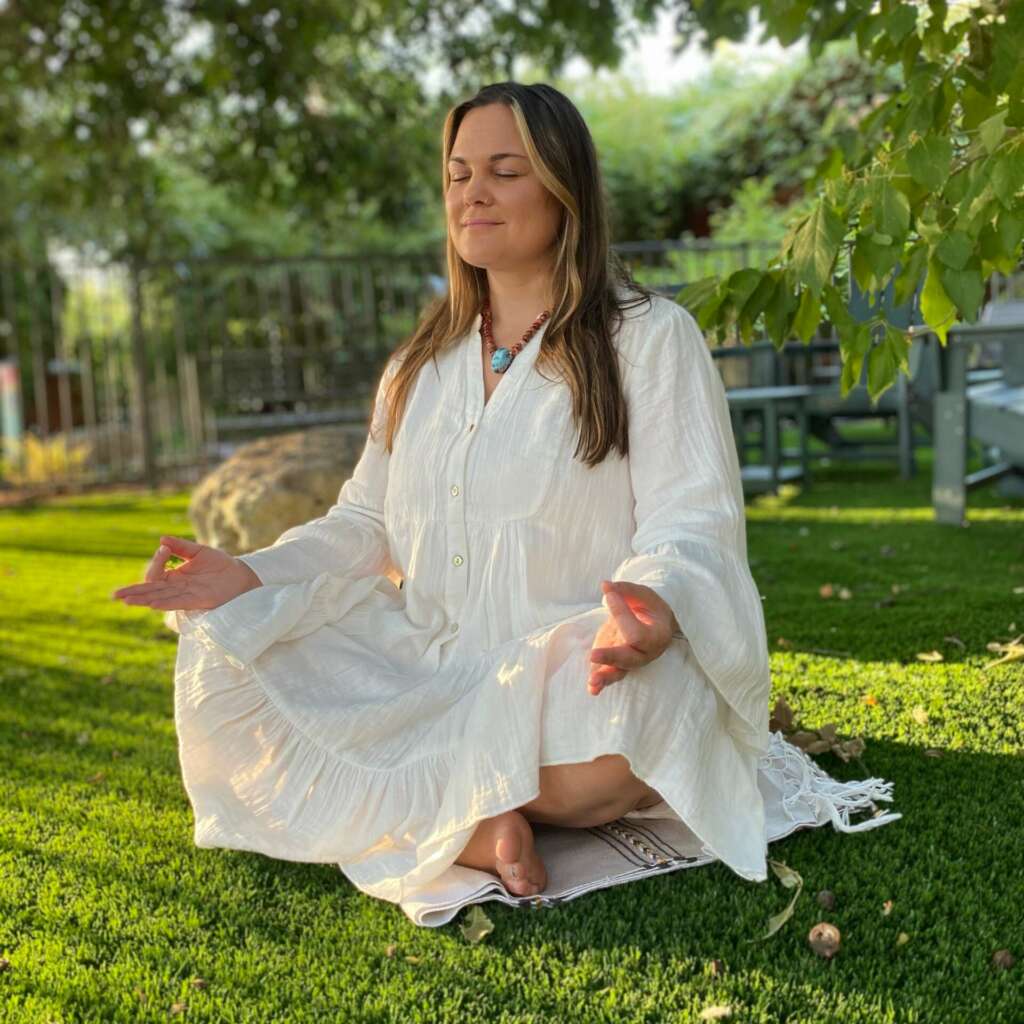 Meet Abigail Hunter – CanvasRebel Magazine