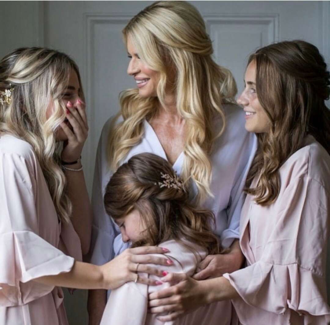 Meet Alison Maloni - CanvasRebel Magazine