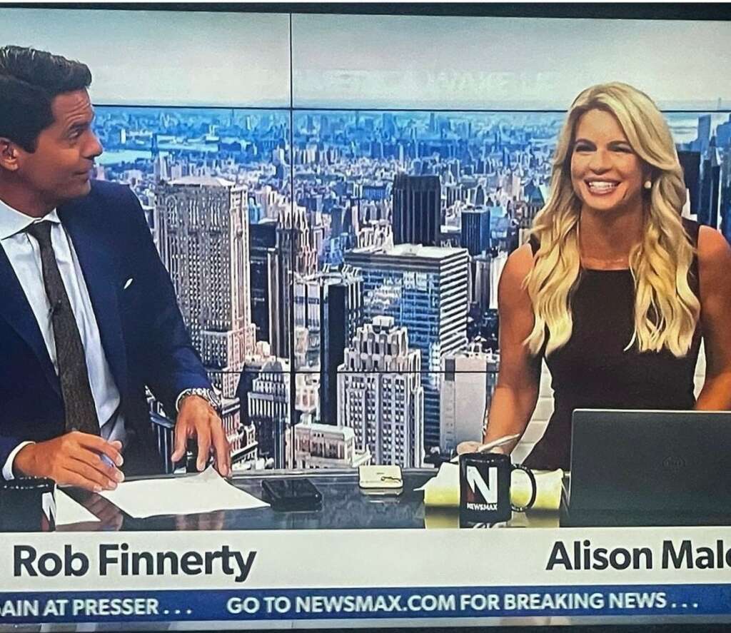 Meet Alison Maloni - CanvasRebel Magazine