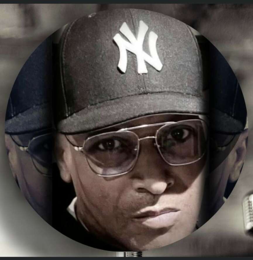 Meet Andre Smith – CanvasRebel Magazine