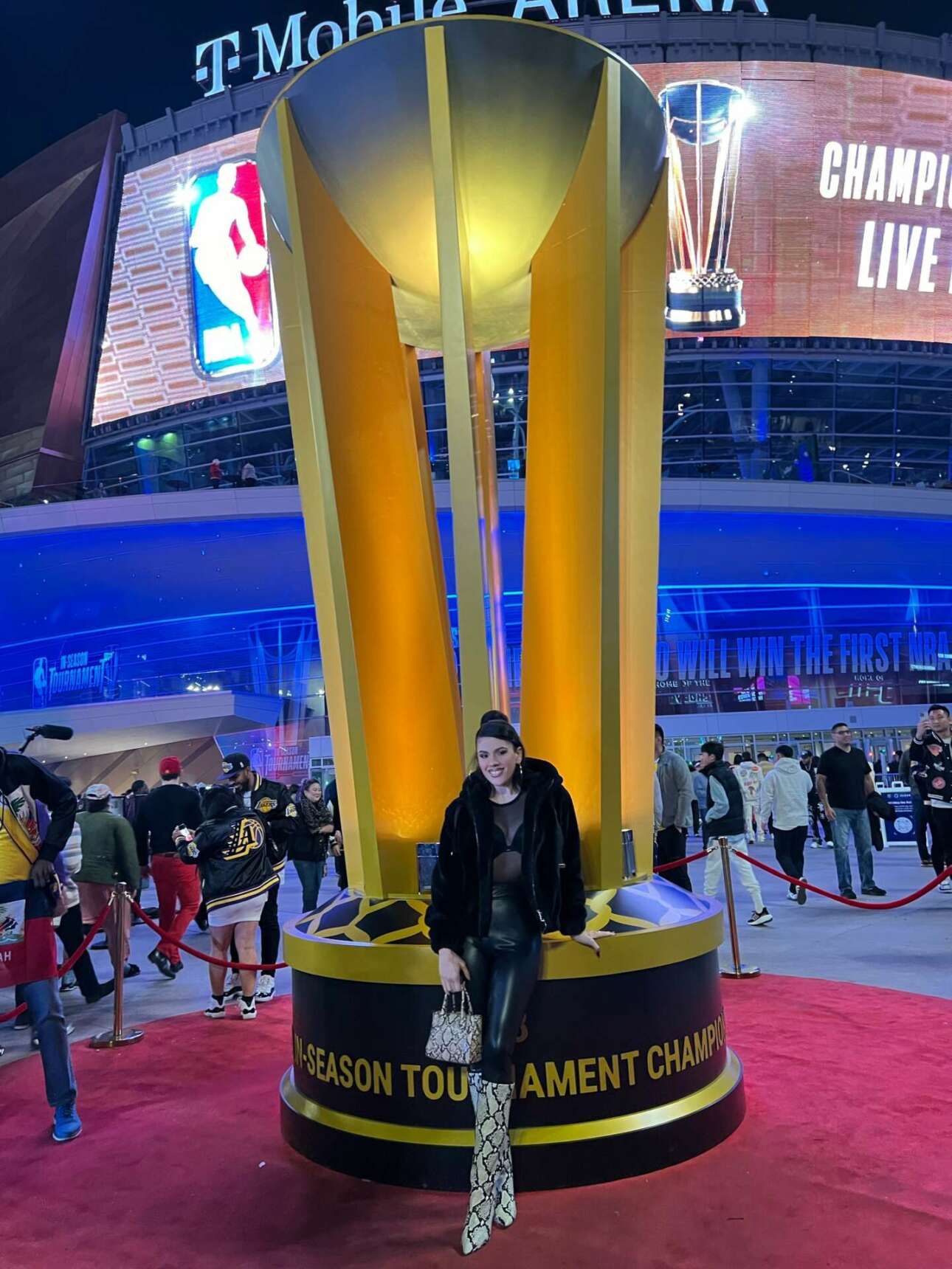 Meet Dria Baum – CanvasRebel Magazine