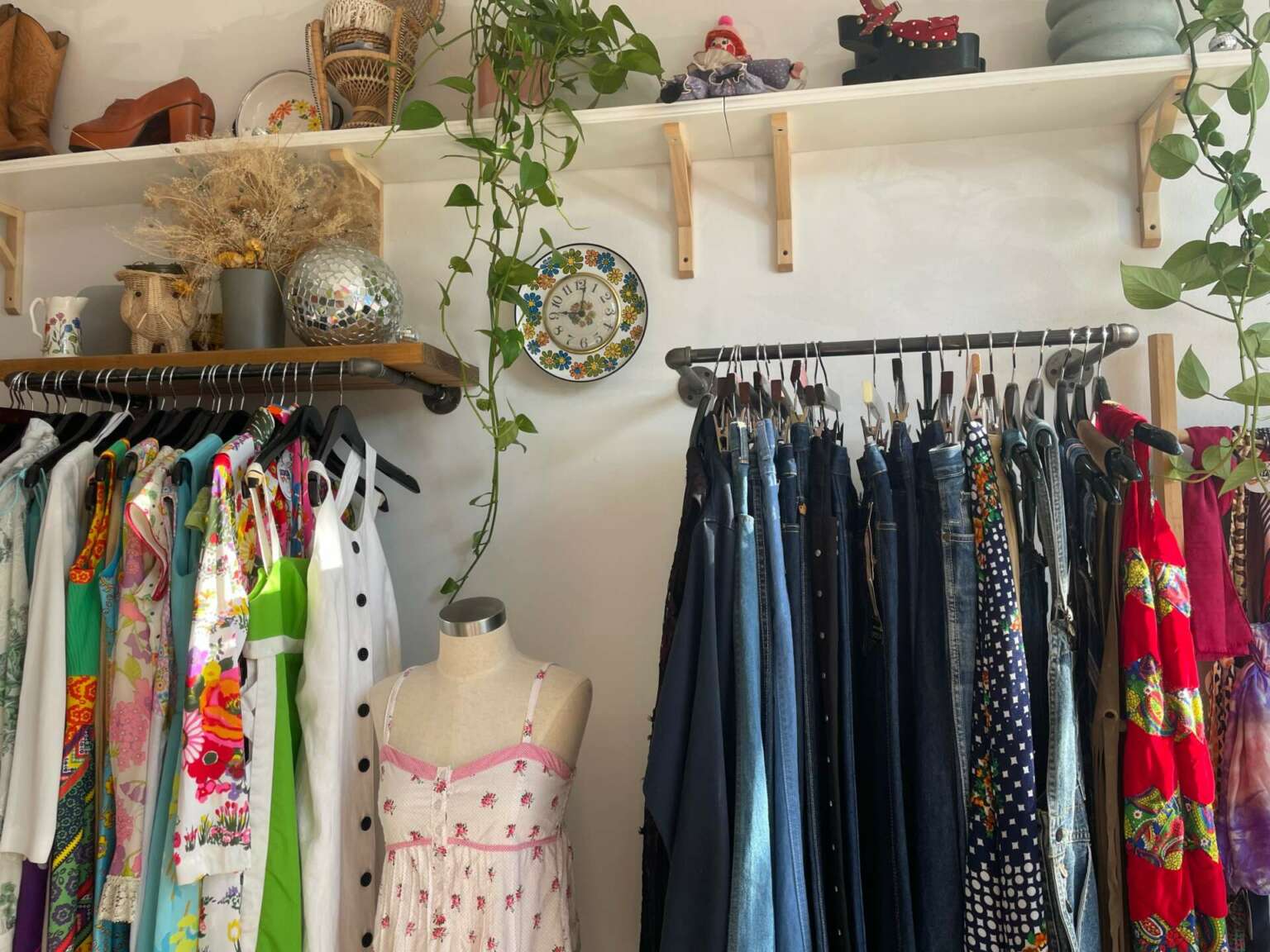 Meet Hallie Endresen & Hailey Grillo - CanvasRebel Magazine