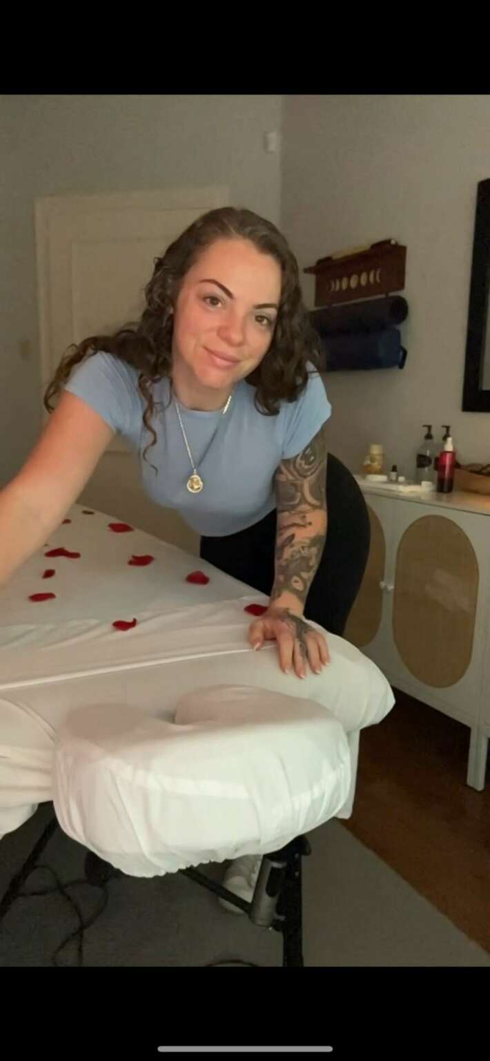 Meet Jennifer Aponi – CanvasRebel Magazine