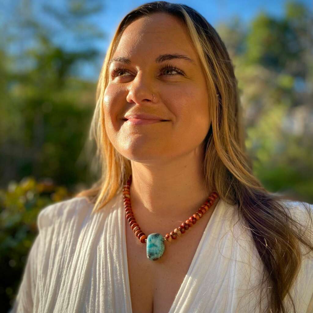 Meet Abigail Hunter – CanvasRebel Magazine