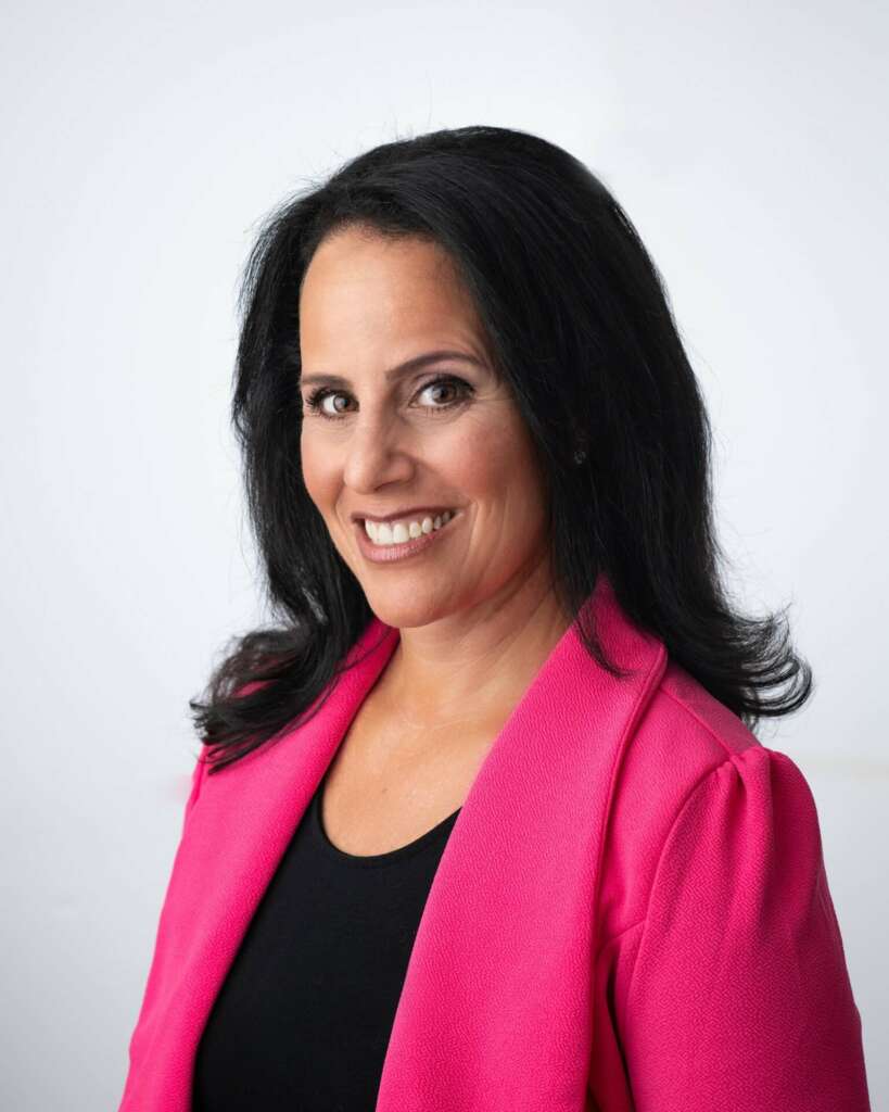 Meet Shari Botwin - CanvasRebel Magazine