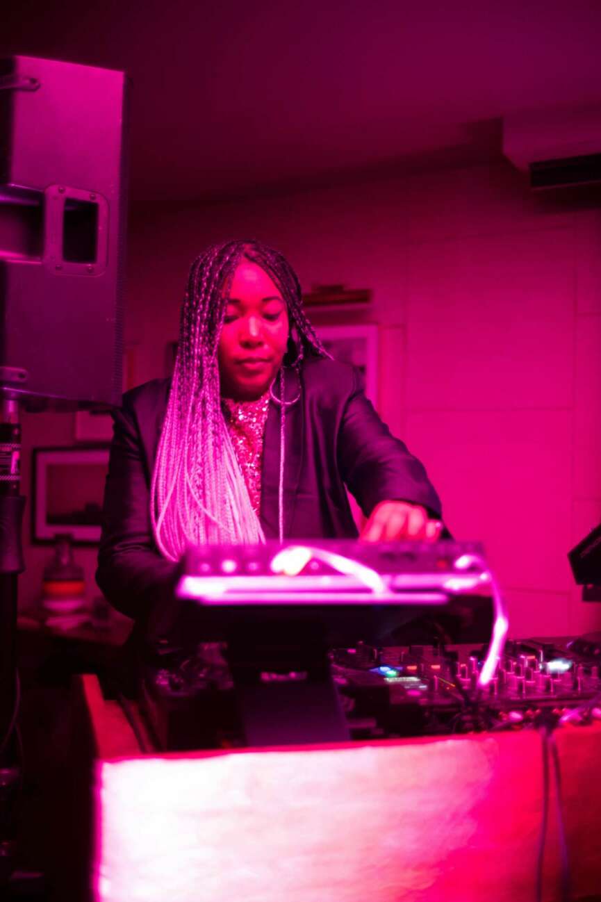 Meet Vicky Casis – CanvasRebel Magazine