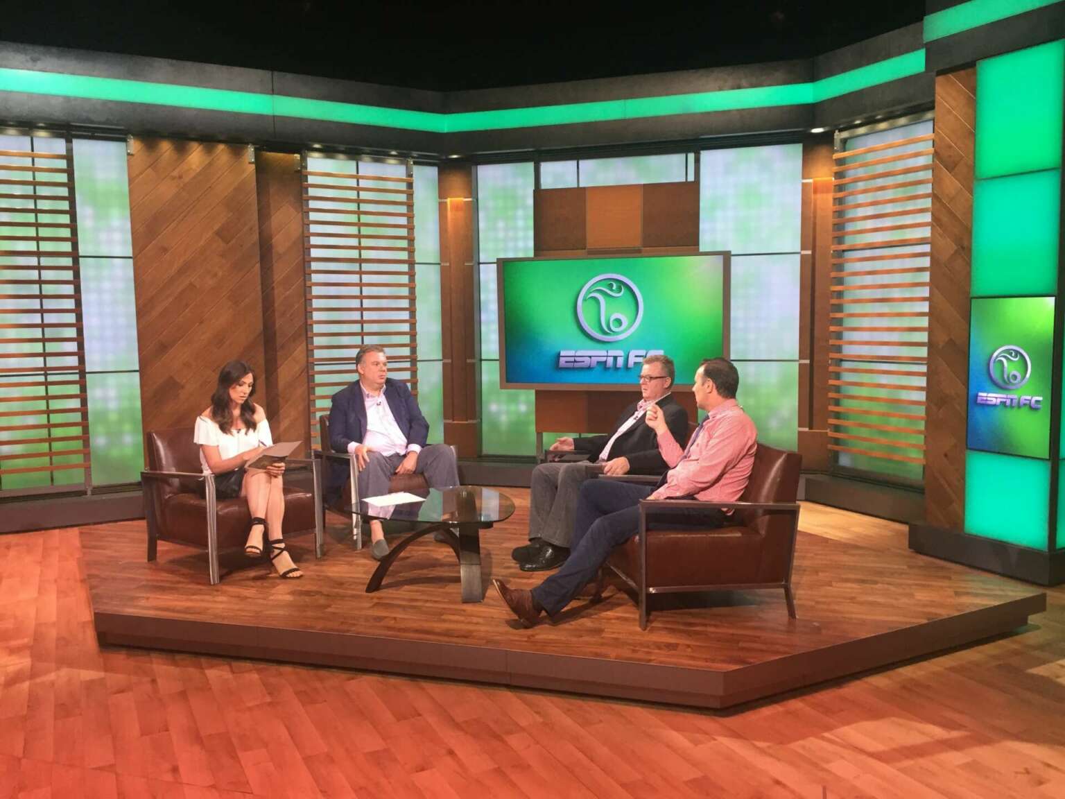 Meet Alison Bender – CanvasRebel Magazine