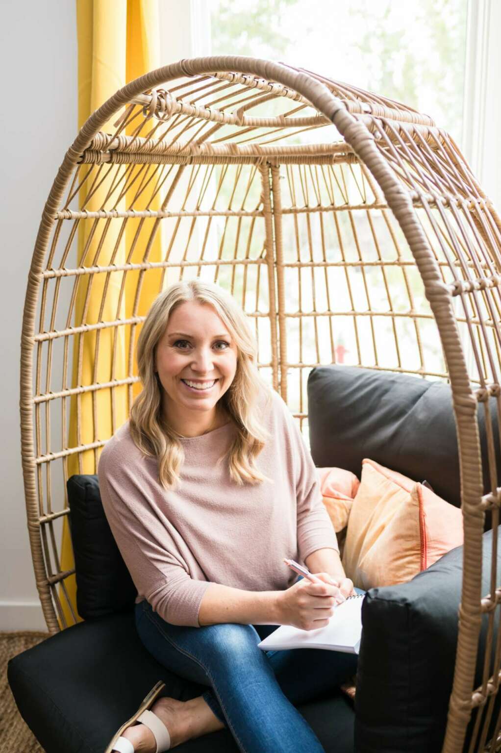 Meet Ashley Carlson – CanvasRebel Magazine