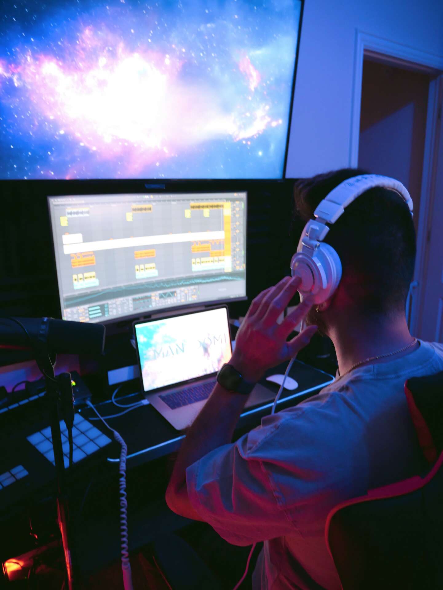 Meet Emanuel Dominguez – CanvasRebel Magazine