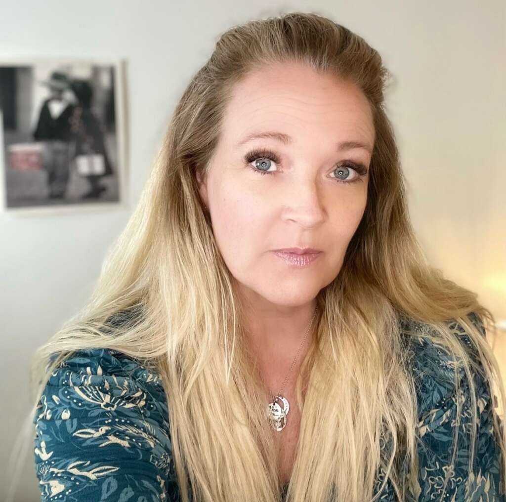 Meet Jennifer Aurianne DaRe – CanvasRebel Magazine