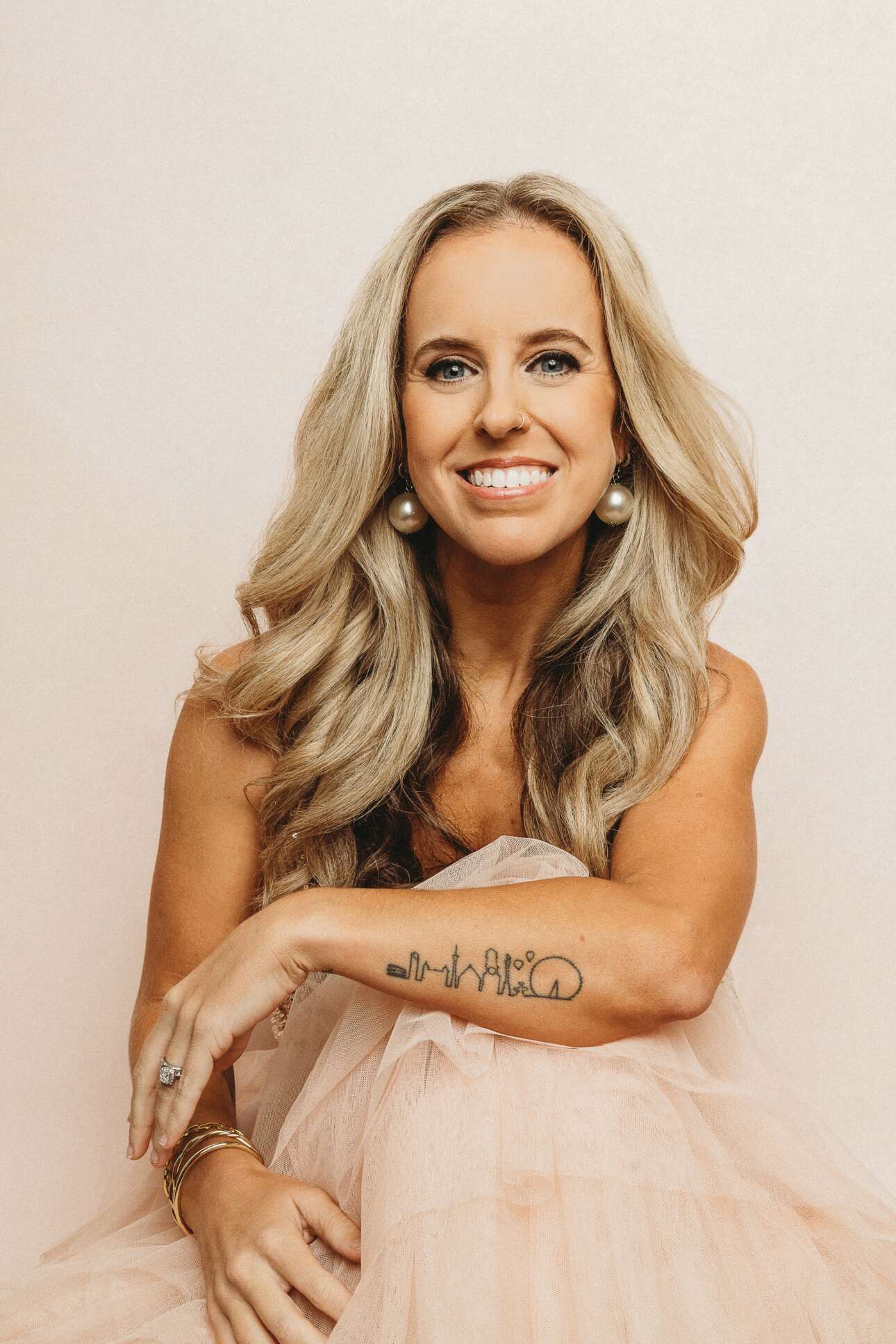 Meet Erin Thomas – CanvasRebel Magazine