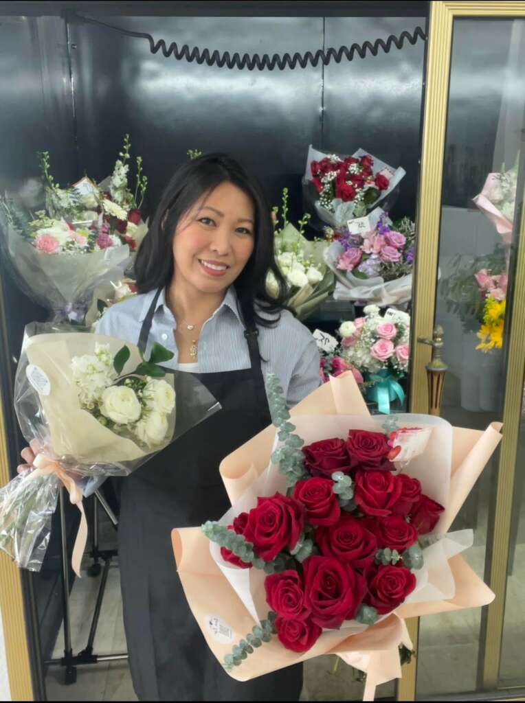 Meet Lynda Lee – CanvasRebel Magazine