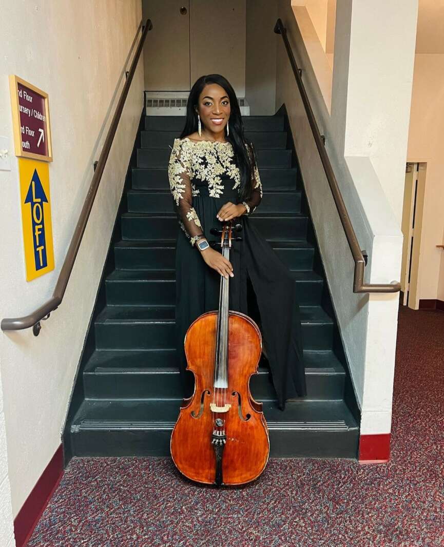 Meet Siobhan Cassidy Robinson – CanvasRebel Magazine