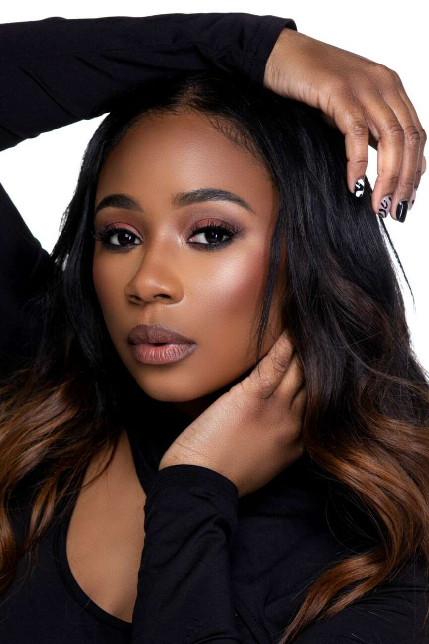 Meet Taniah English - CanvasRebel Magazine