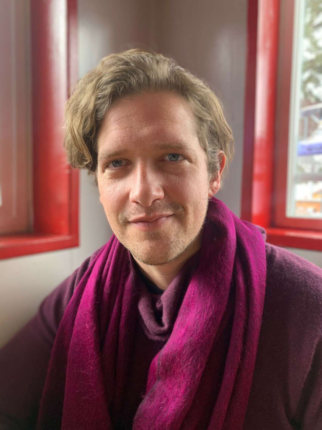 Meet Ari Simon – CanvasRebel Magazine