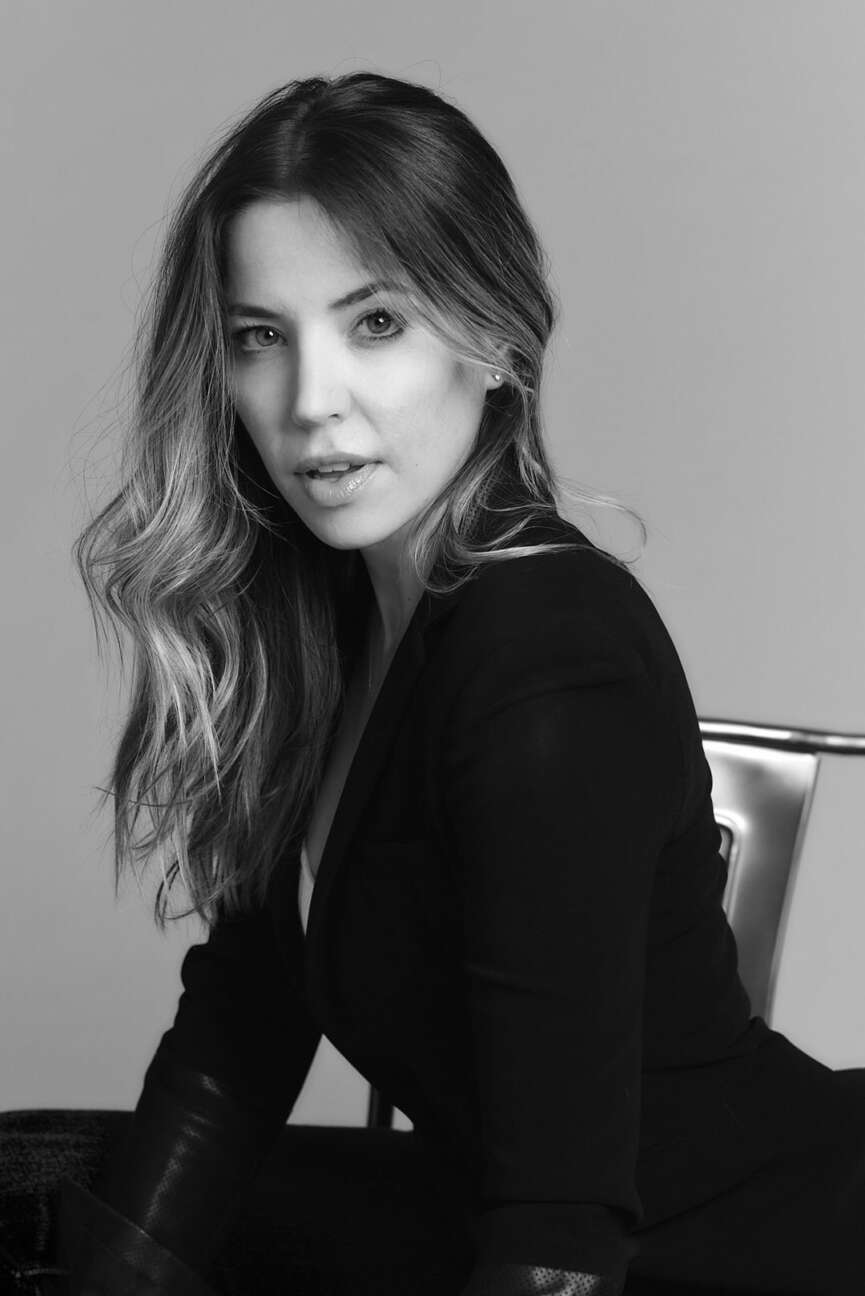 Meet Deanna Smith – CanvasRebel Magazine