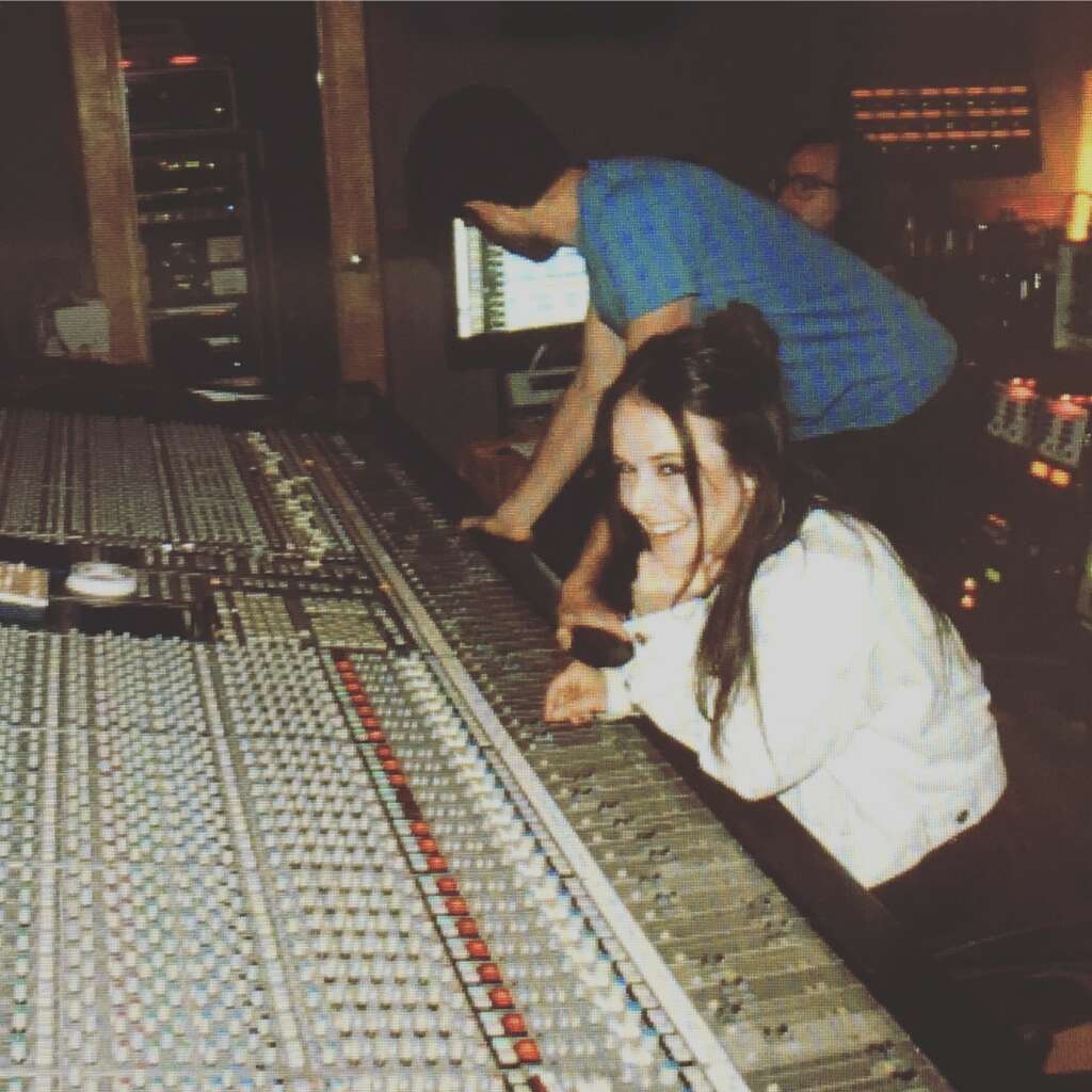 Meet Emily Amber – CanvasRebel Magazine