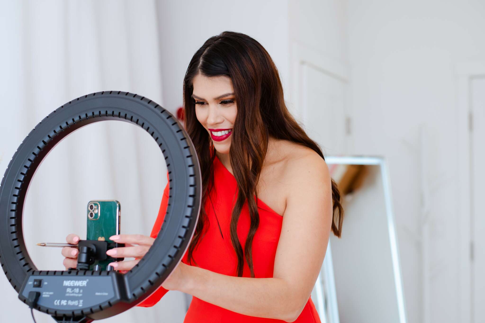 Meet Luzy King – CanvasRebel Magazine