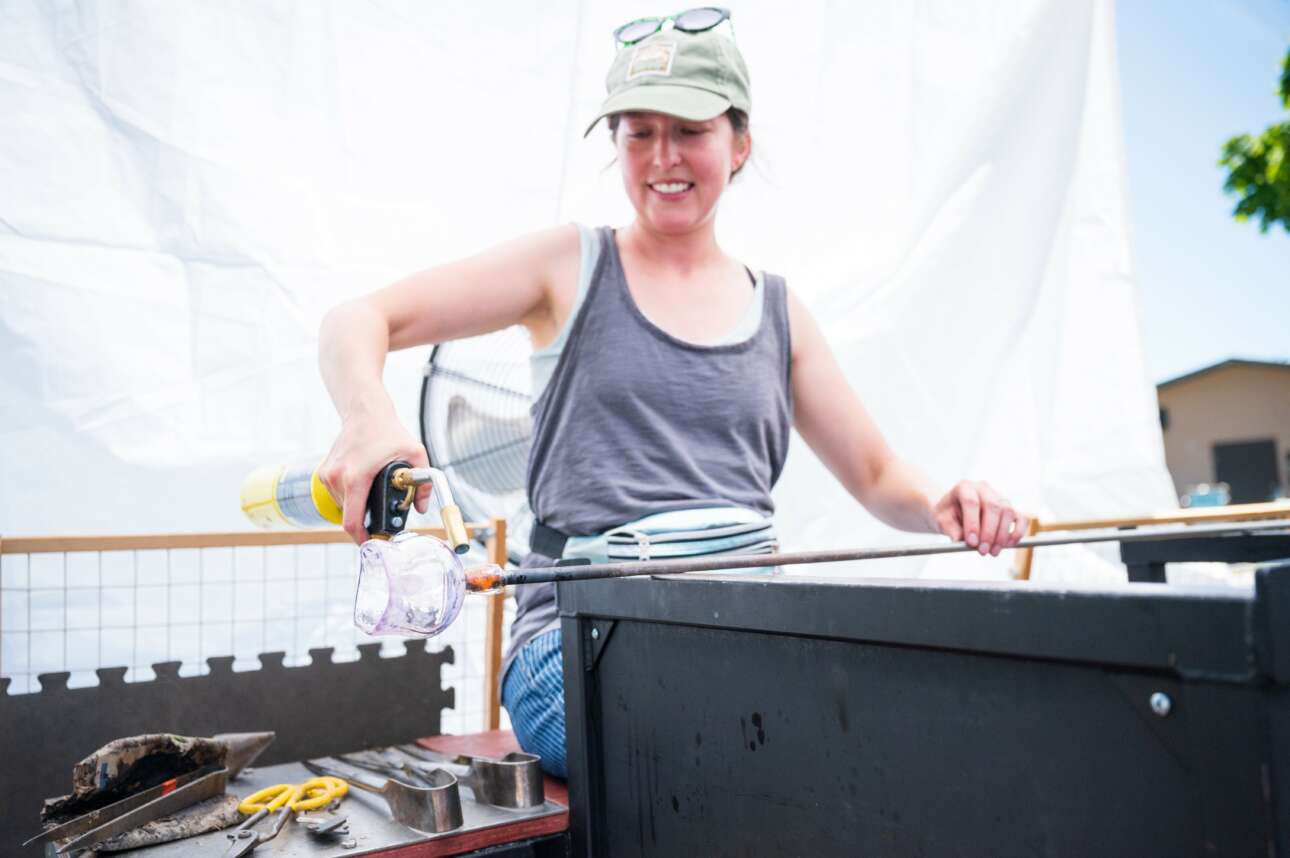 Meet Rachel Escoe – CanvasRebel Magazine