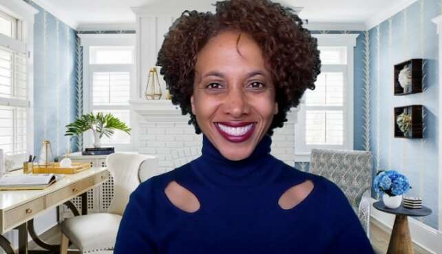 Meet Rachelle Carrie – CanvasRebel Magazine