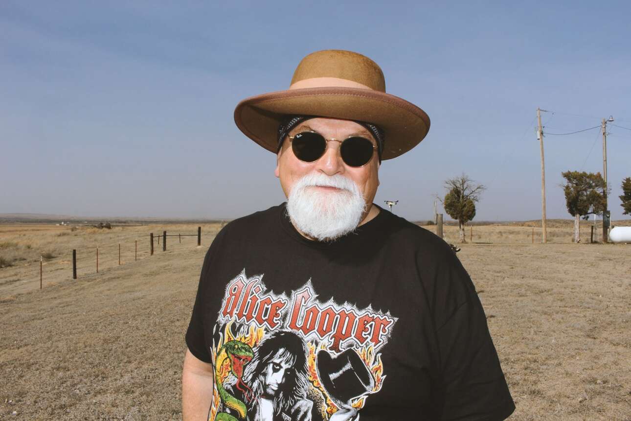 Meet Robin Hohweiler – CanvasRebel Magazine
