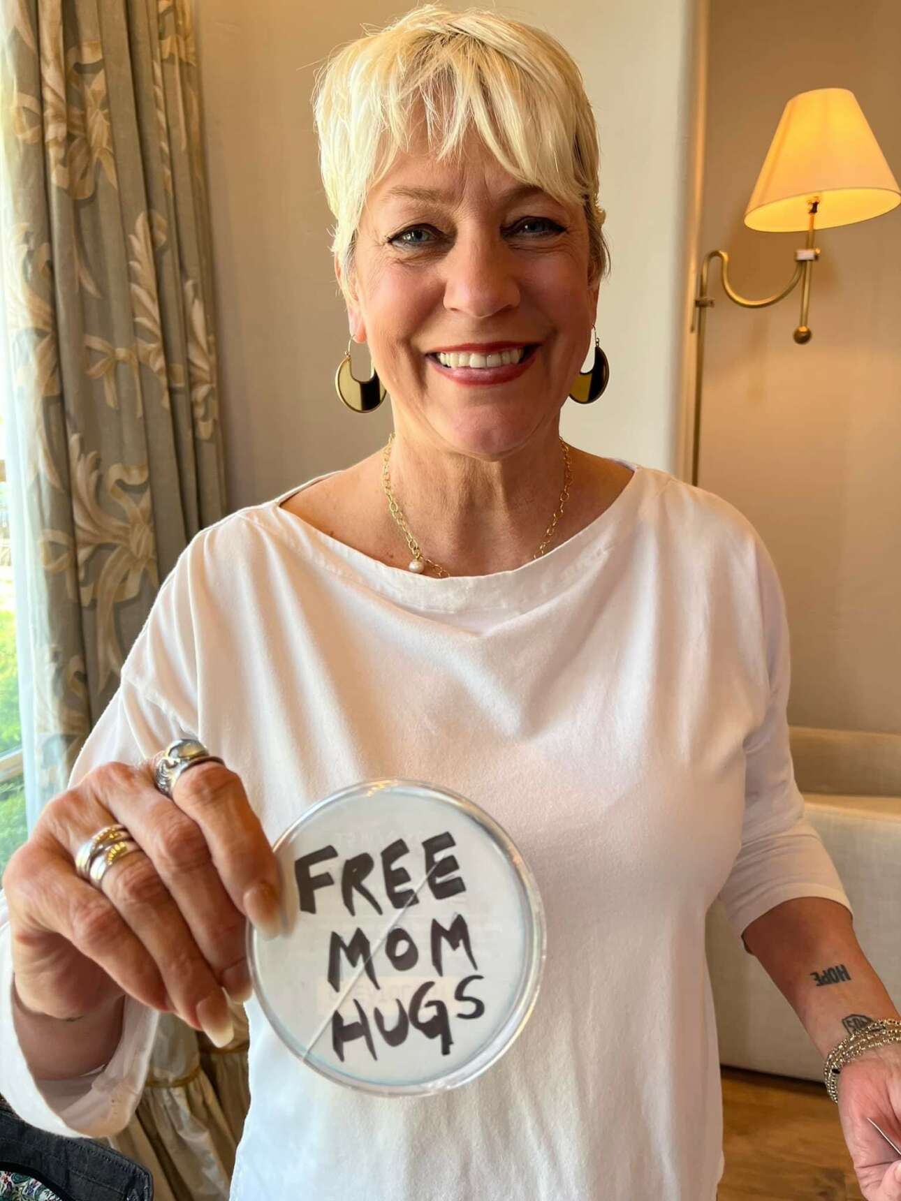 Meet Sara Cunningham – CanvasRebel Magazine