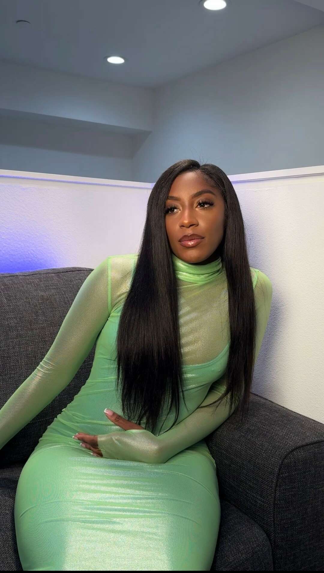 Meet Danielle Carter – CanvasRebel Magazine