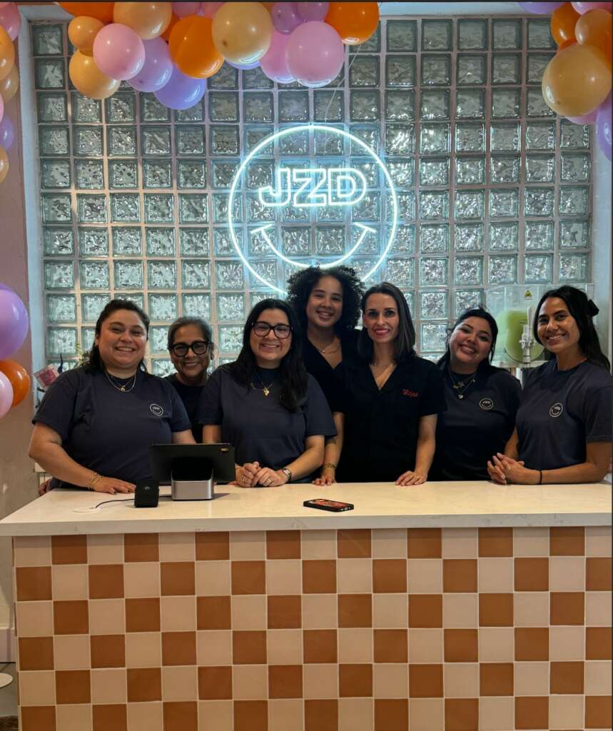 Meet Jennifer Serrano and Veronica Vasquez – CanvasRebel Magazine