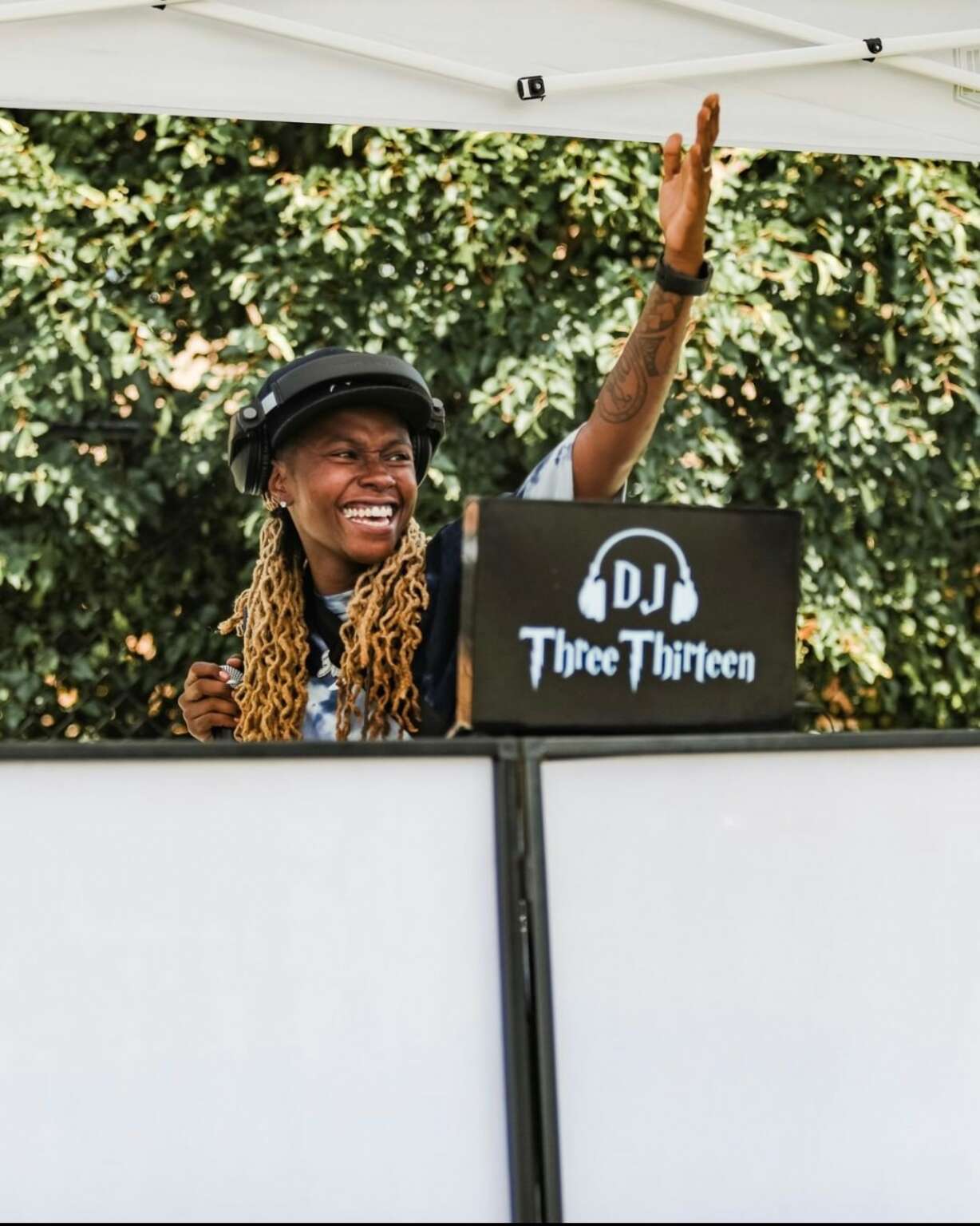 Meet Kendra Baker – CanvasRebel Magazine