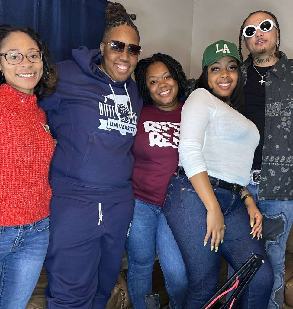 Meet Mia Amey – CanvasRebel Magazine