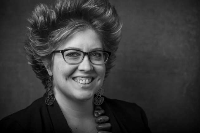 Meet Robyn Holl – CanvasRebel Magazine