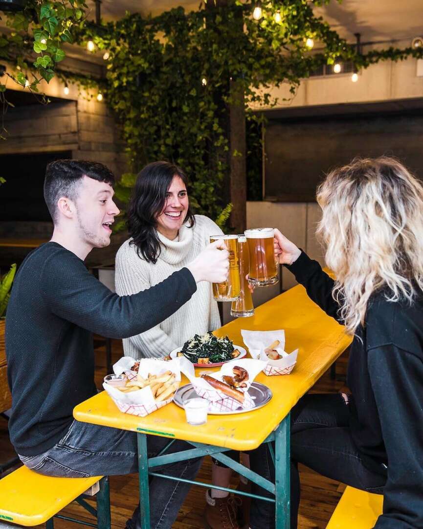 Meet Stefany Elliott – CanvasRebel Magazine