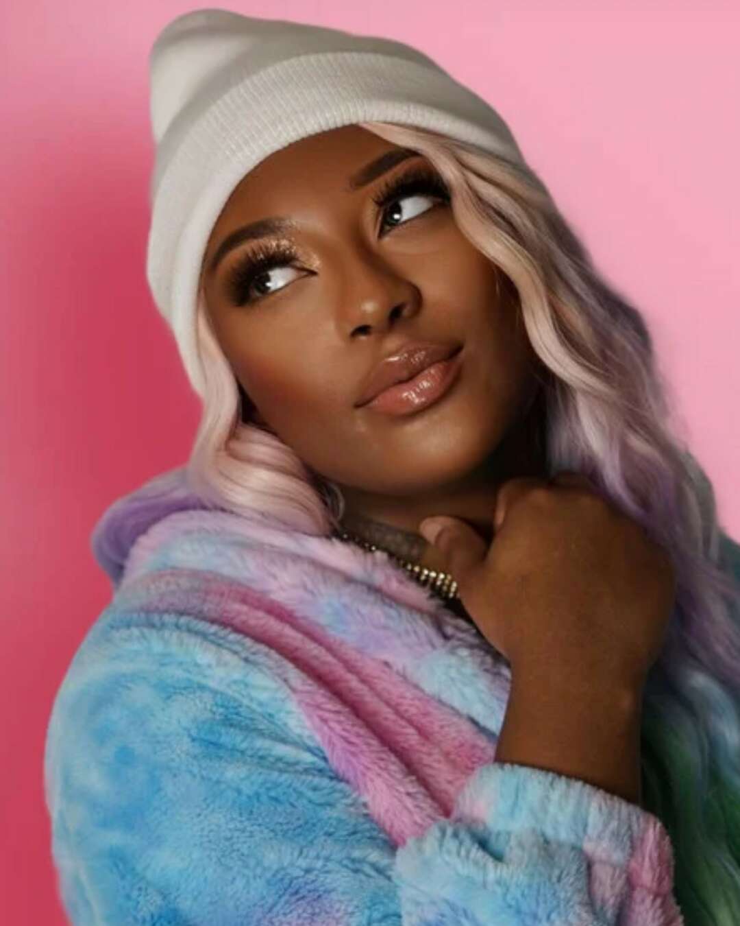 Meet Yana Gibbs – CanvasRebel Magazine