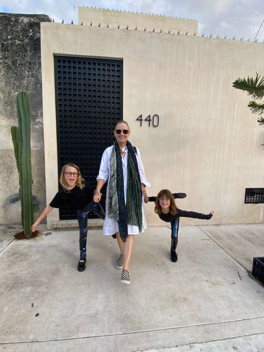 Meet Robin Weiss – CanvasRebel Magazine