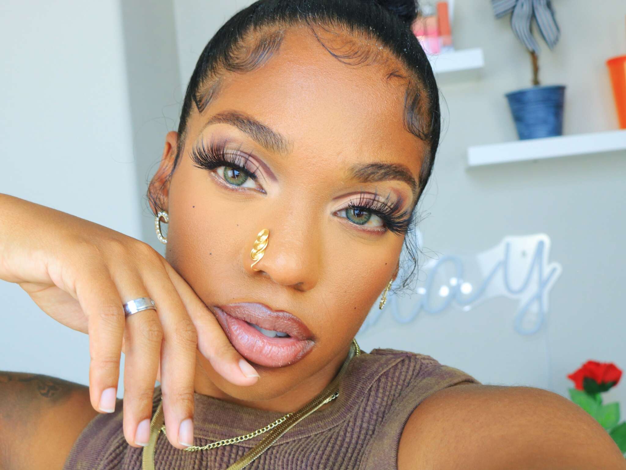 Meet Angela Gomez Lopes - CanvasRebel Magazine