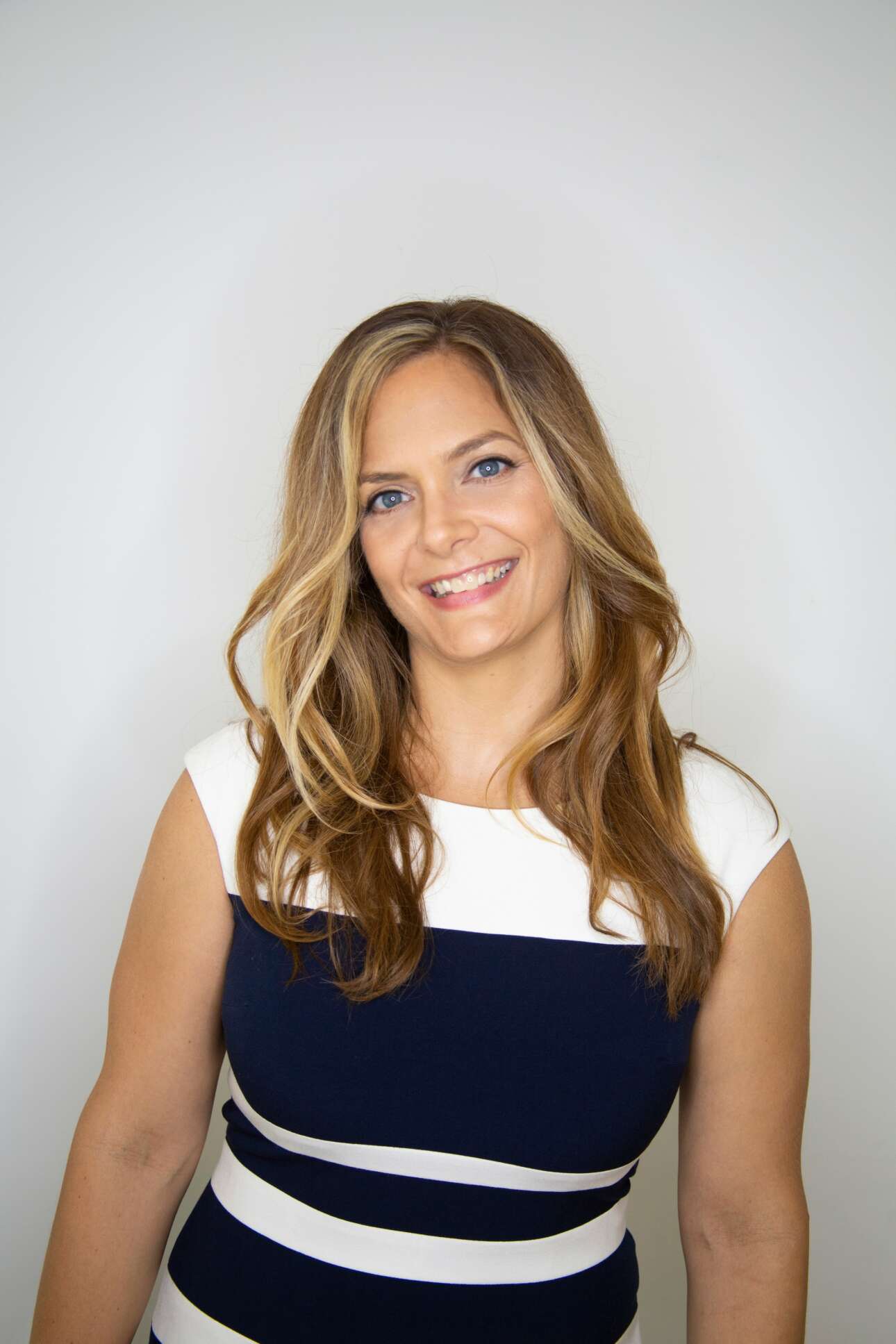 Meet Ashley DelBello – CanvasRebel Magazine