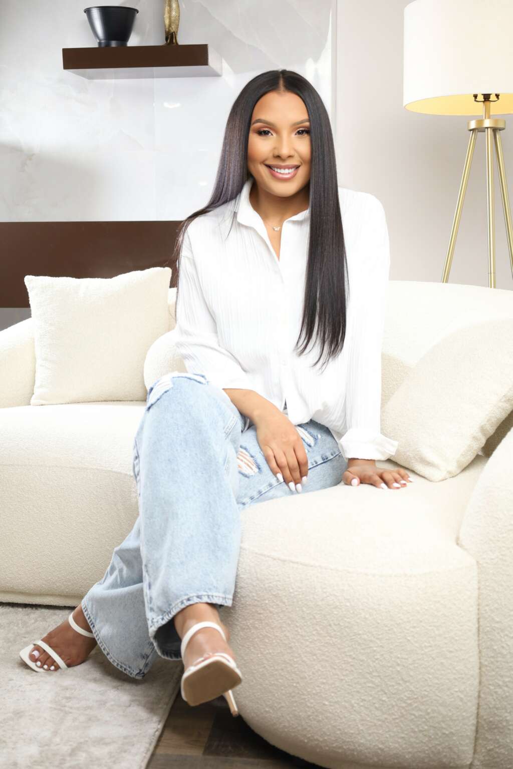 Meet Donielle Elizabeth - CanvasRebel Magazine