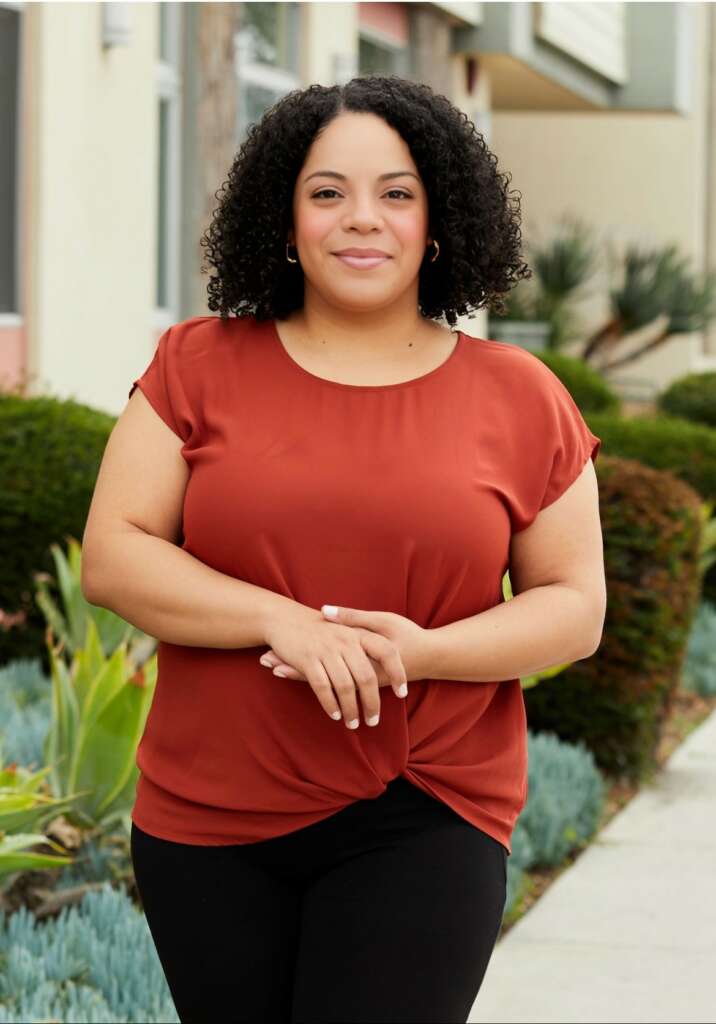 Meet Jasmine Bell - CanvasRebel Magazine