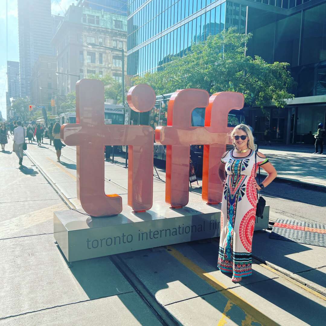 Meet Laura Cassidy – CanvasRebel Magazine