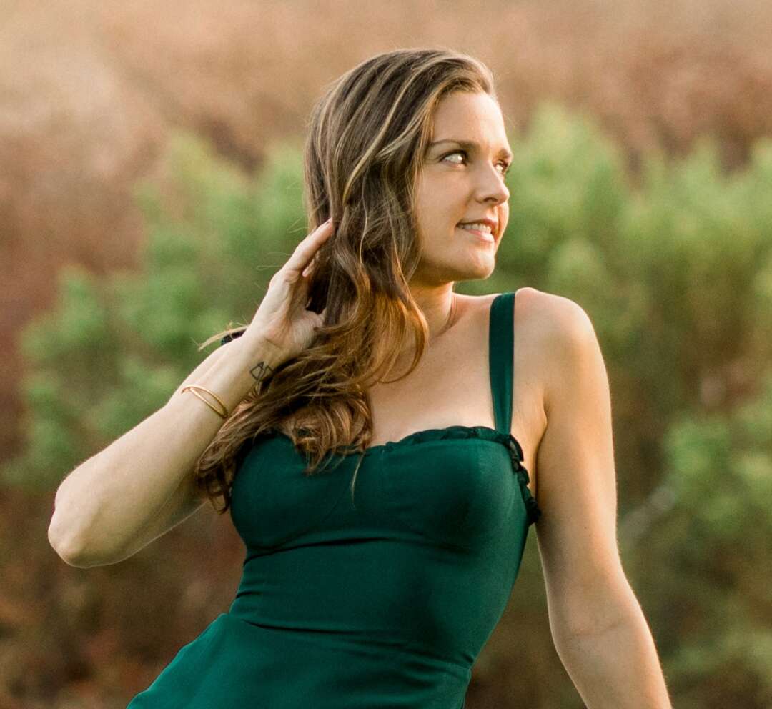 Meet Leigh-Anne LoPinto - CanvasRebel Magazine