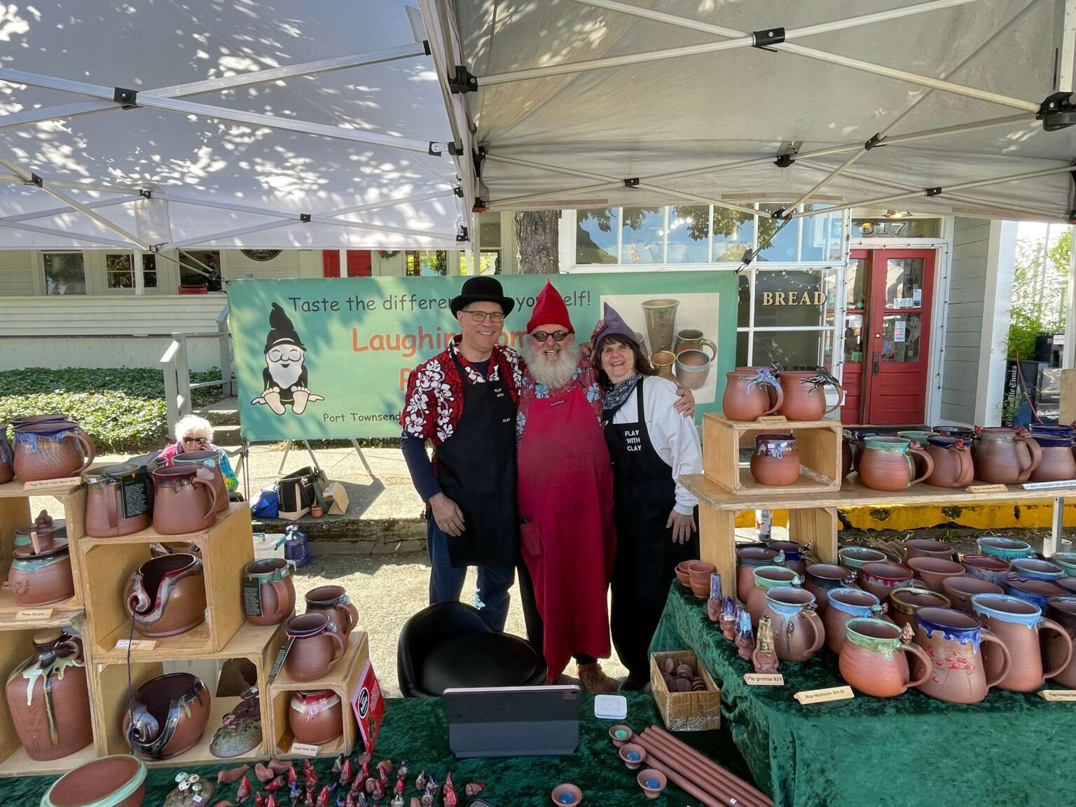 Meet Lois DeHart – CanvasRebel Magazine