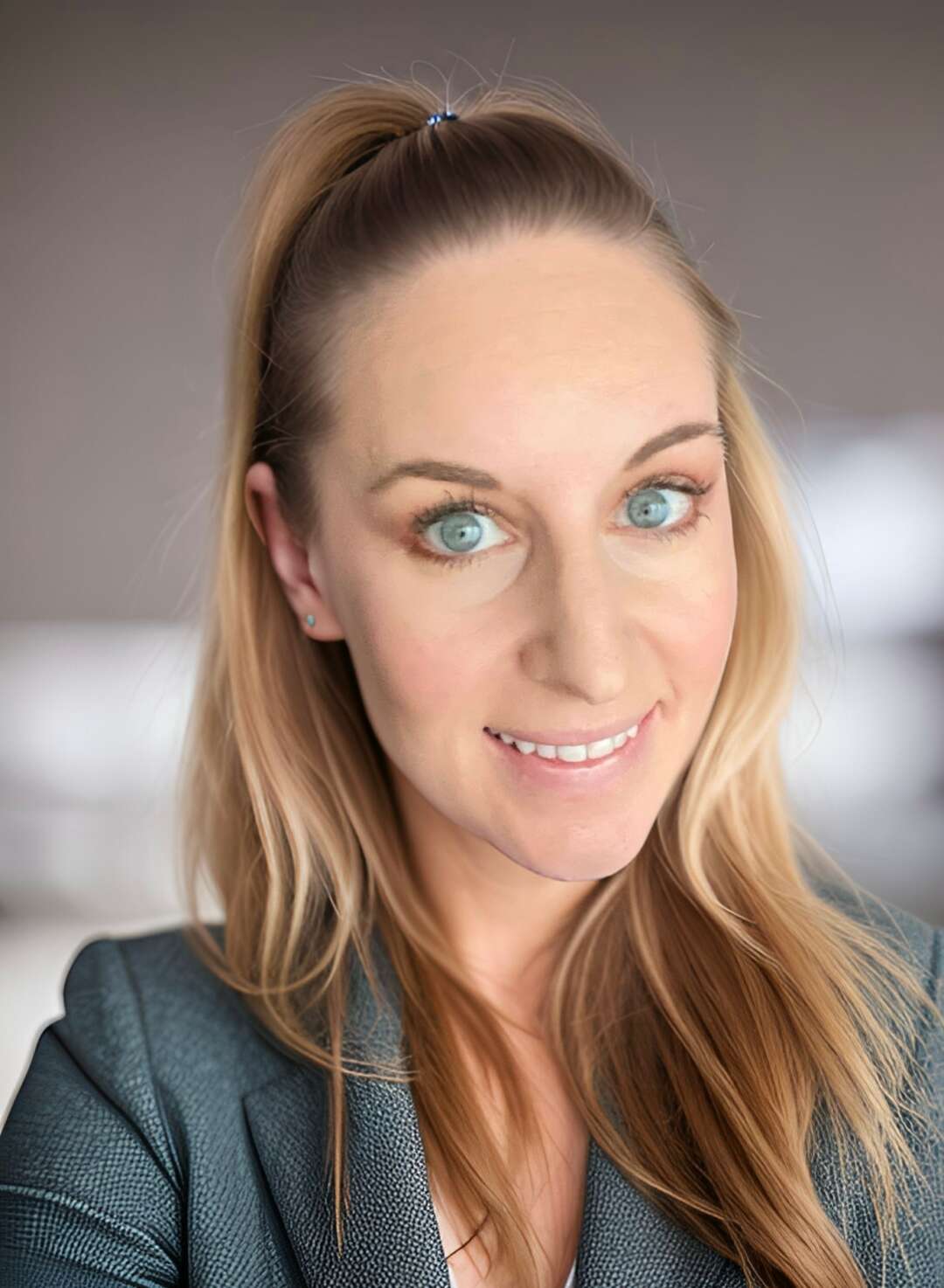Meet Kelly Anderson – CanvasRebel Magazine